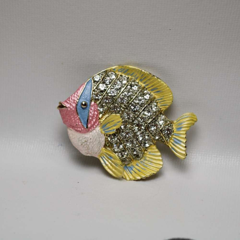 Vintage Jewelry Enameled Rhinestone Fish Brooch - Gem